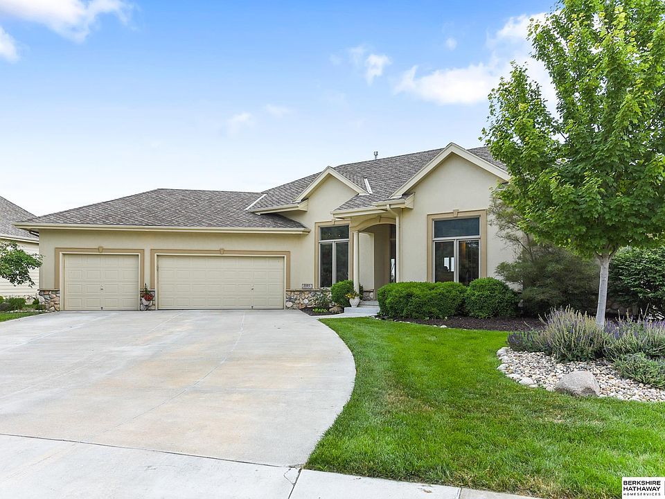 7105 N 117th Ave, Omaha, NE 68142 | MLS #22319013 | Zillow