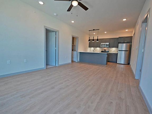 4901 Knollwood Rd # One Bedroom 654sf, Sherman, TX 75092 | Zillow