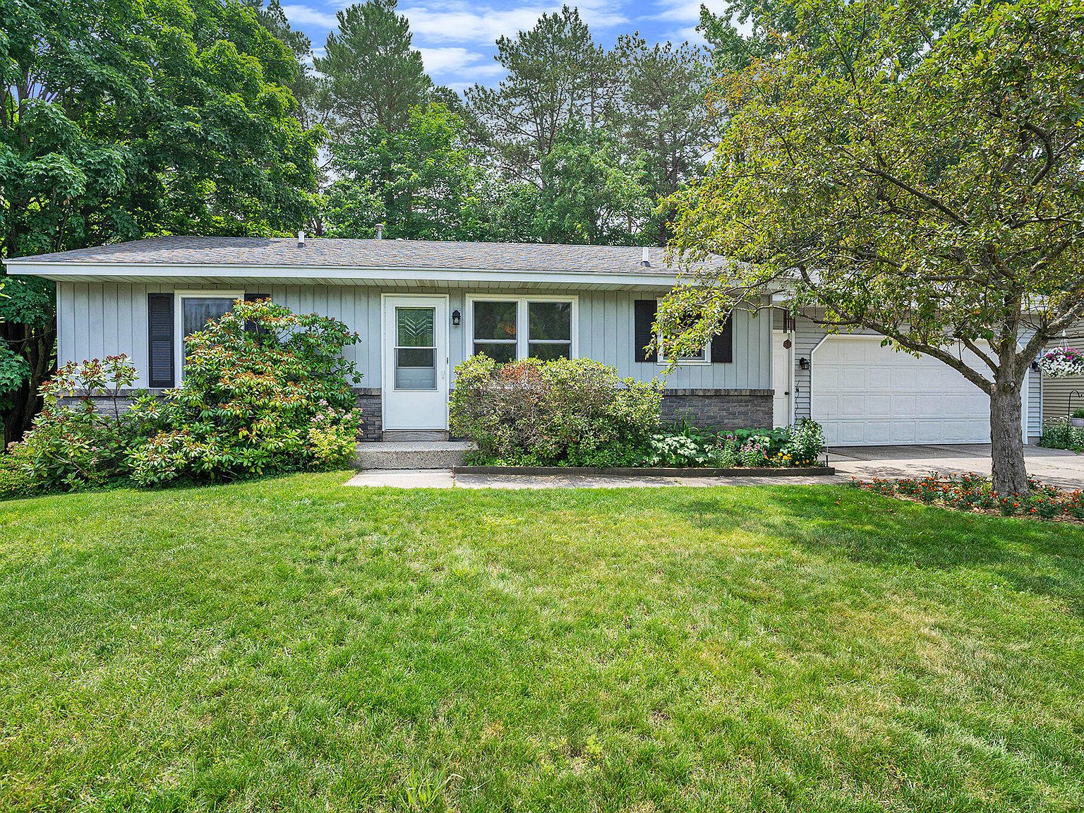 803 Easy Ct, Holland, MI 49423 | Zillow