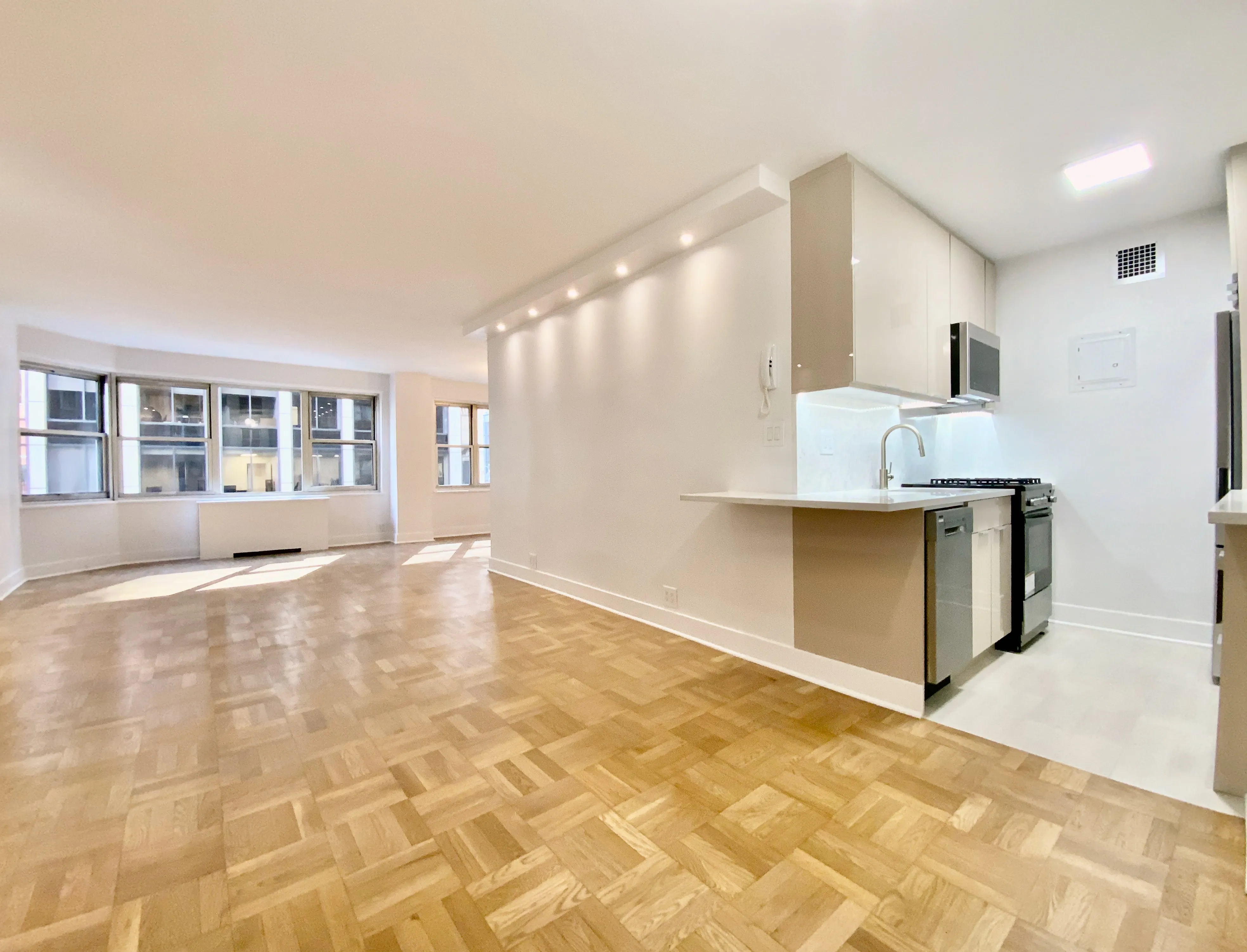 77 West 55th Street #3C in Midtown, Manhattan | StreetEasy