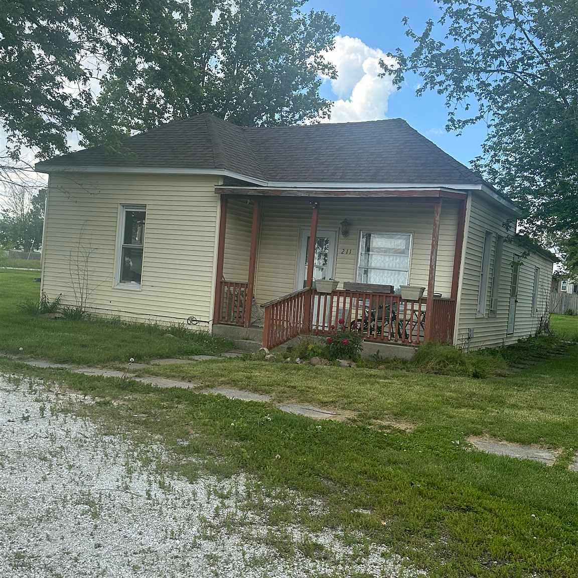 211 W Main Cross St, Timewell, IL 62375 | Zillow