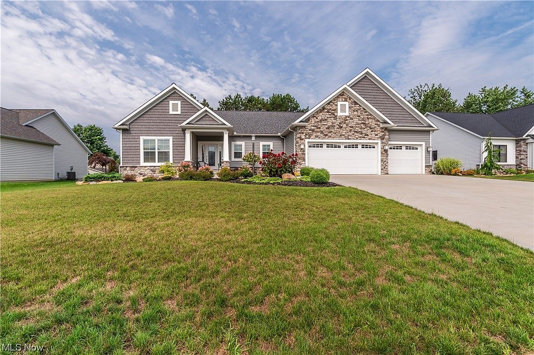 8051 Blue Spruce Cir NW, North Canton, OH 44720 | Zillow