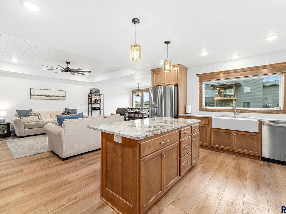 2305 S Galena Ct, Sioux Falls, SD 57110 | MLS #22306614 | Zillow