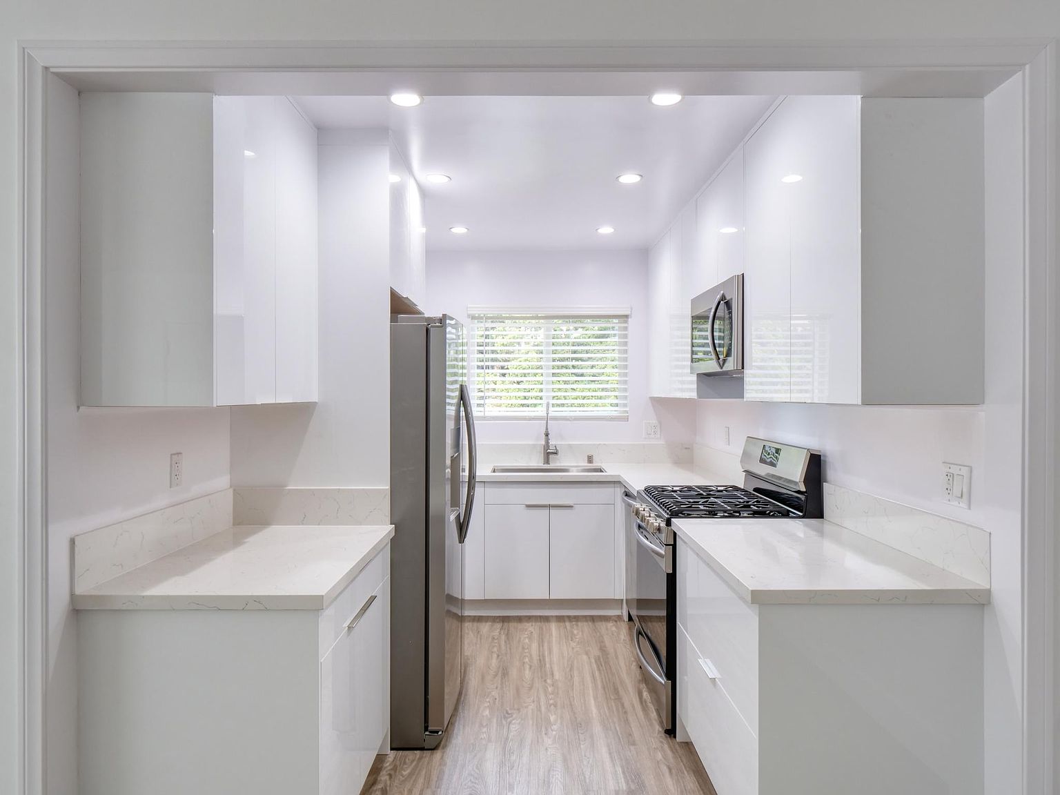 8261 W Norton Ave APT 3, Los Angeles, CA 90046 | Zillow
