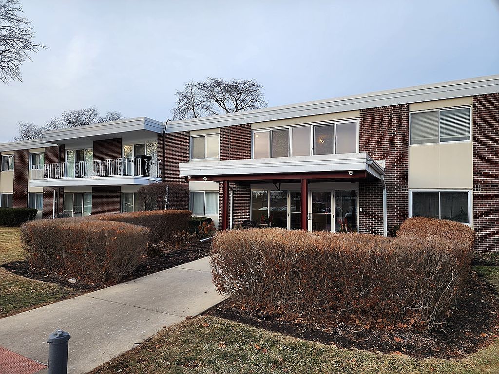 100 Deborah Ln UNIT 16-A, Wheeling, IL 60090 | Zillow