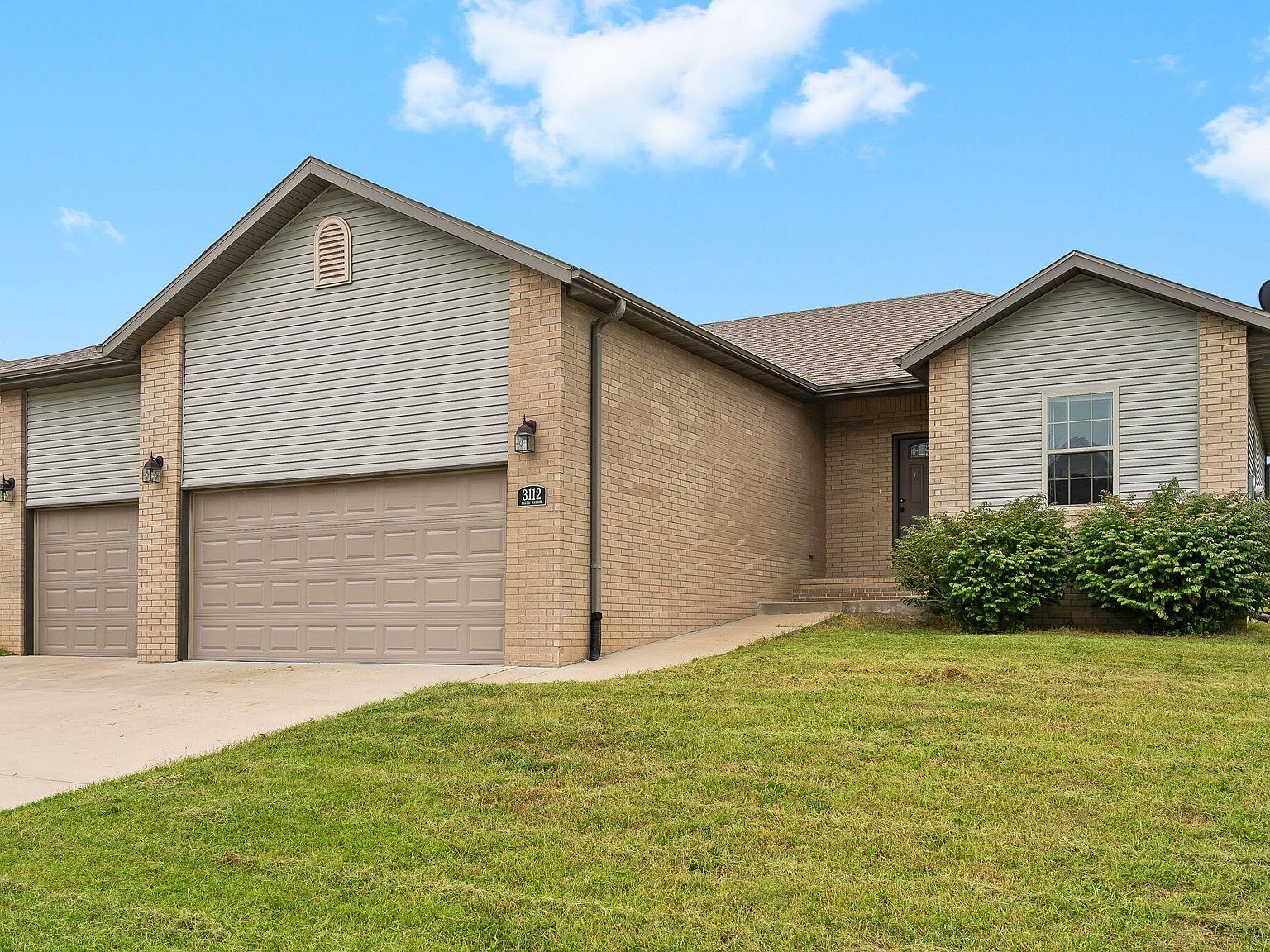 3112 N Marion Avenue, Springfield, MO 65803 | MLS #60277838 | Zillow