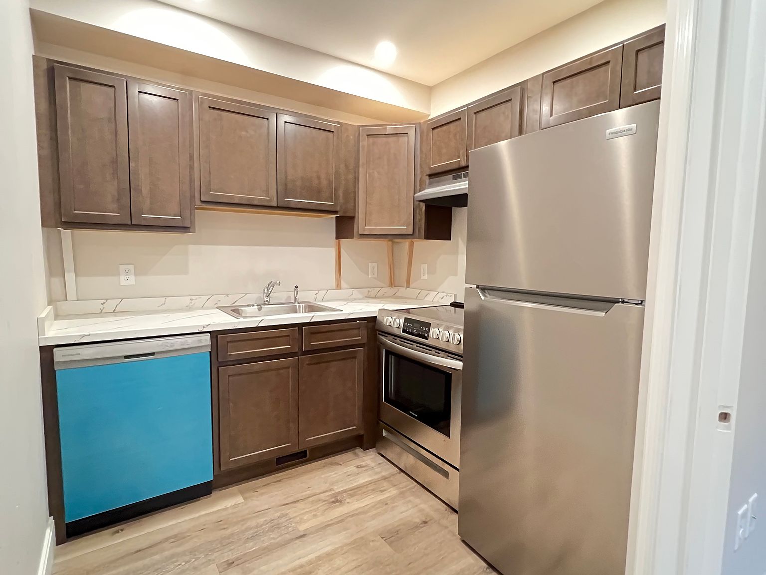 591 Broadway St #1F, Lowell, MA 01854 | Zillow