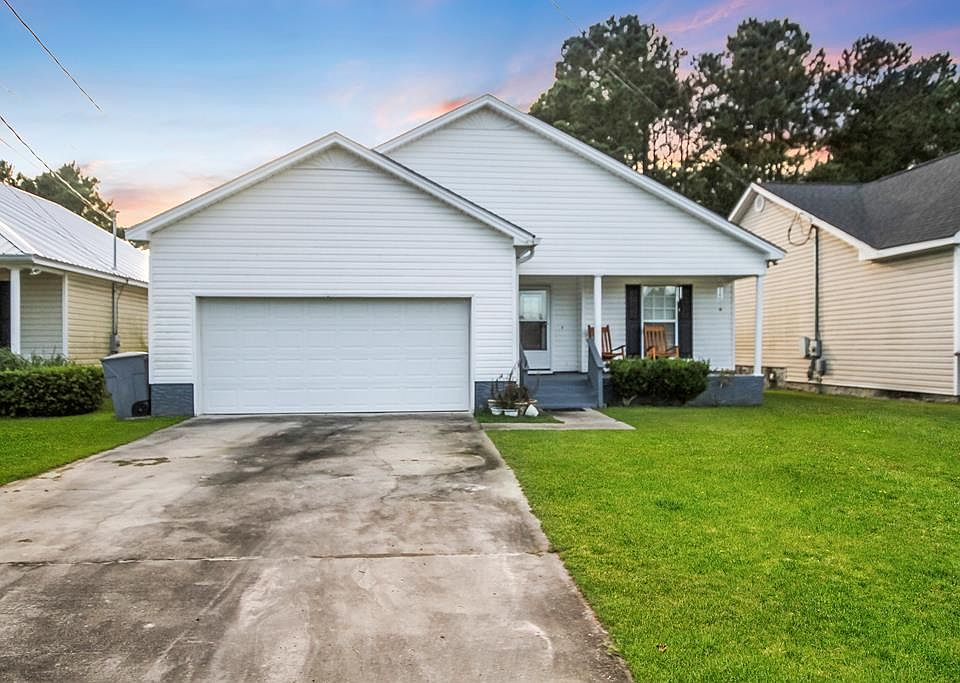 202 Riverview Dr, Daleville, AL 36322 | Zillow