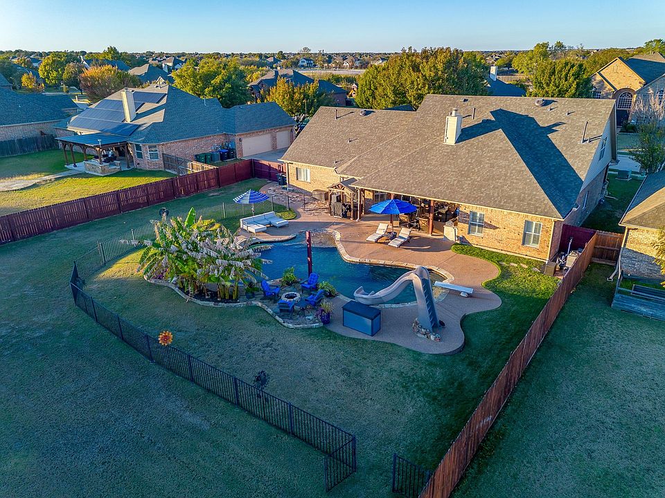 1249 Handkerchief Way, Fort Worth, TX 76115 | MLS #21121112 | Zillow