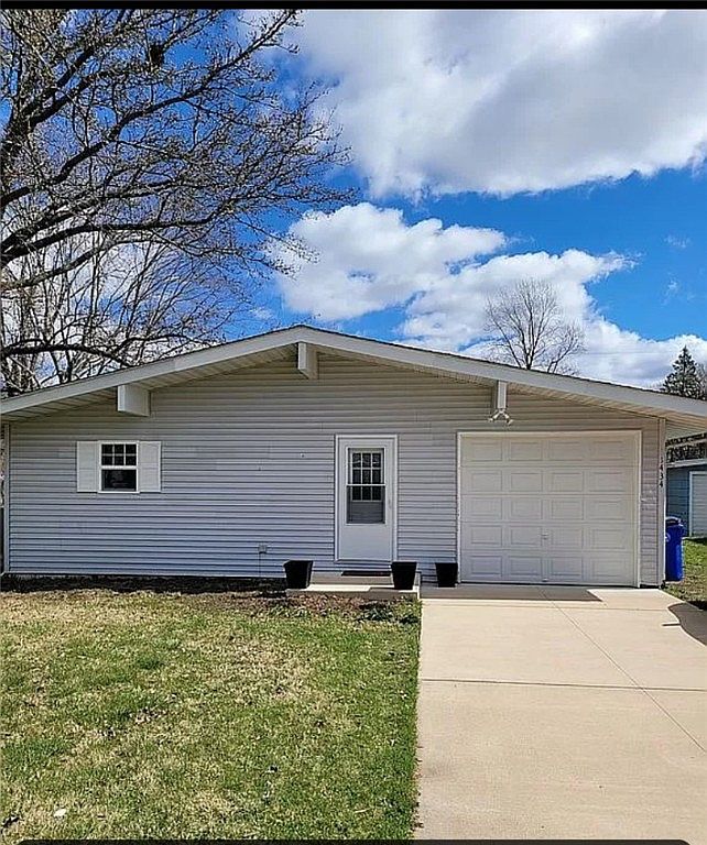 1434 S 32nd St, Decatur, IL 62521 | Zillow