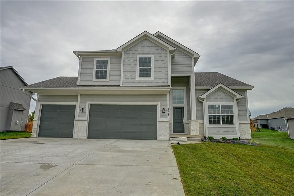 1116 SW Whispering Willow Way, Blue Springs, MO 64064 | MLS #2413702 ...
