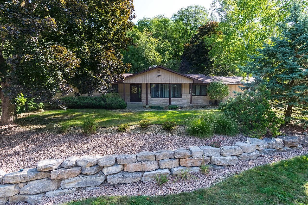 N1532 HAGEN ROAD, La Crosse, WI 54601 | Zillow