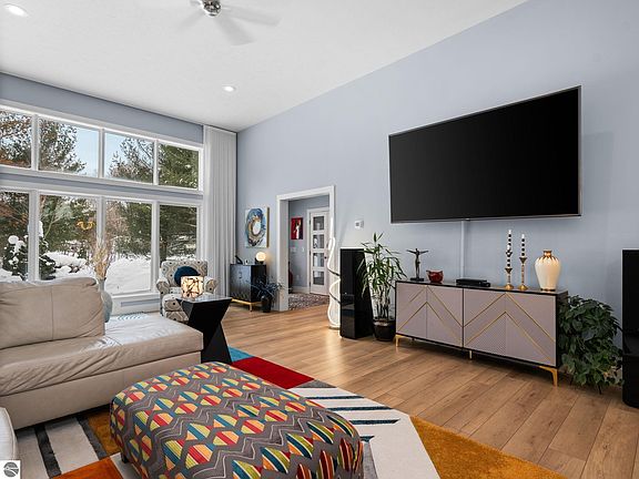 8906A Manhattan N, Traverse City, MI 49685 | Zillow