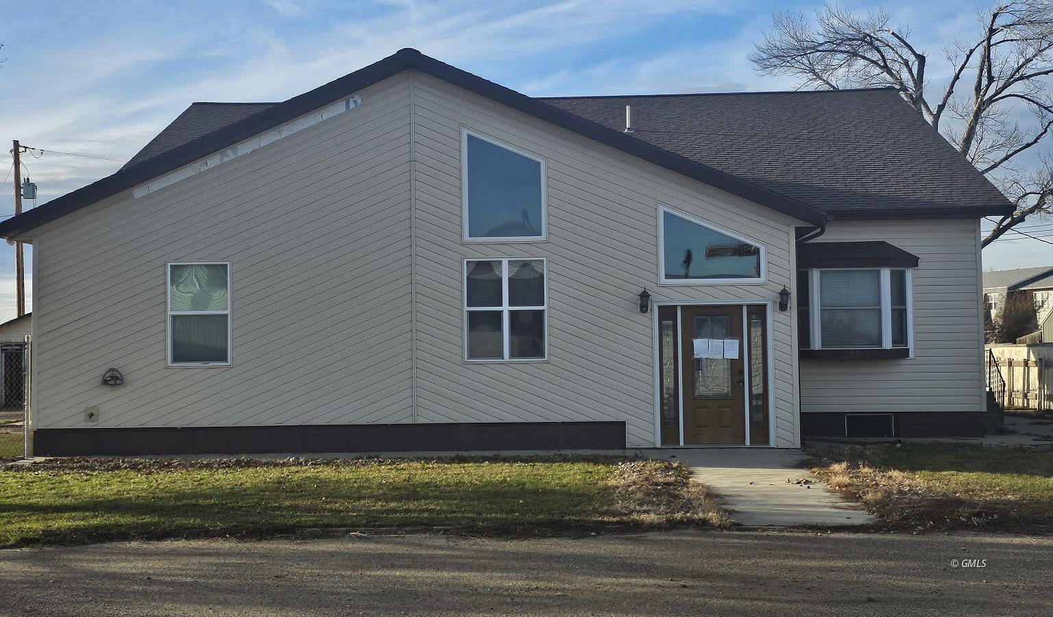 1709 9th Ave SW, Sidney, MT 59270 | Zillow
