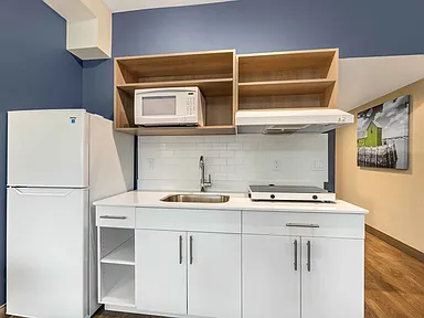 Trimark University Housing Hotel - 1215 N Hayden Meadows Dr Portland OR ...