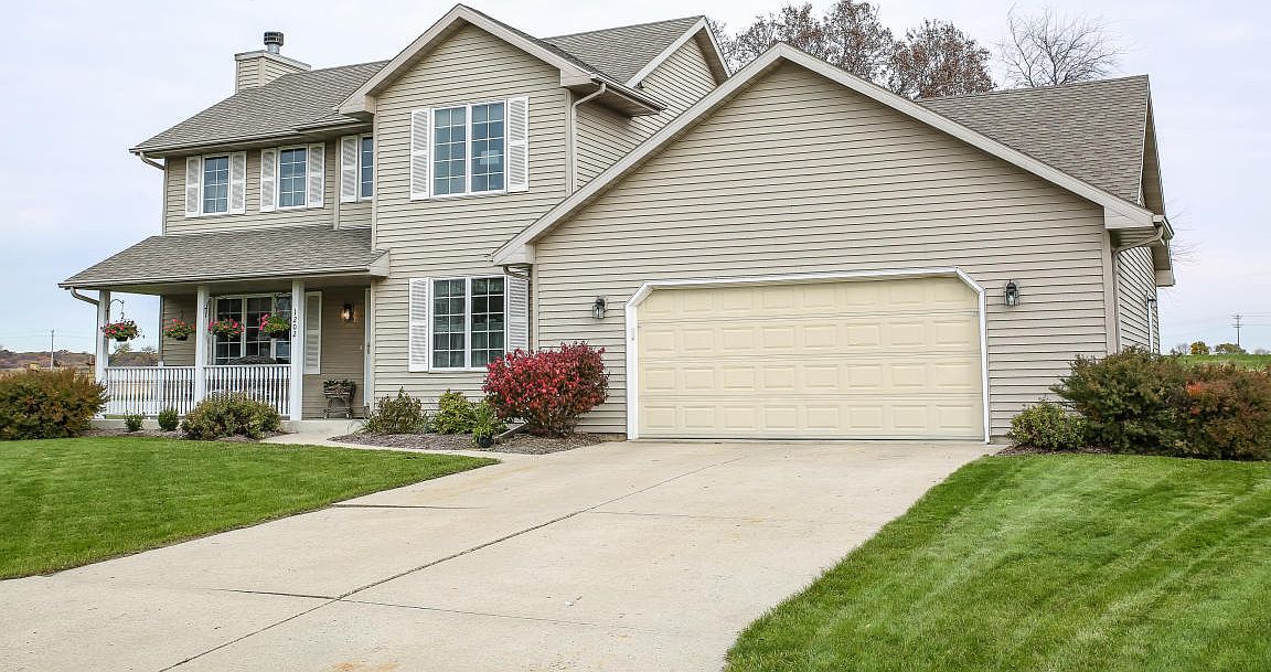 1202 Cheyenne Ct, Fort Atkinson, WI 53538 | Zillow