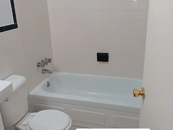 228 S Mason St #2, Smithfield, VA 23430 | Zillow