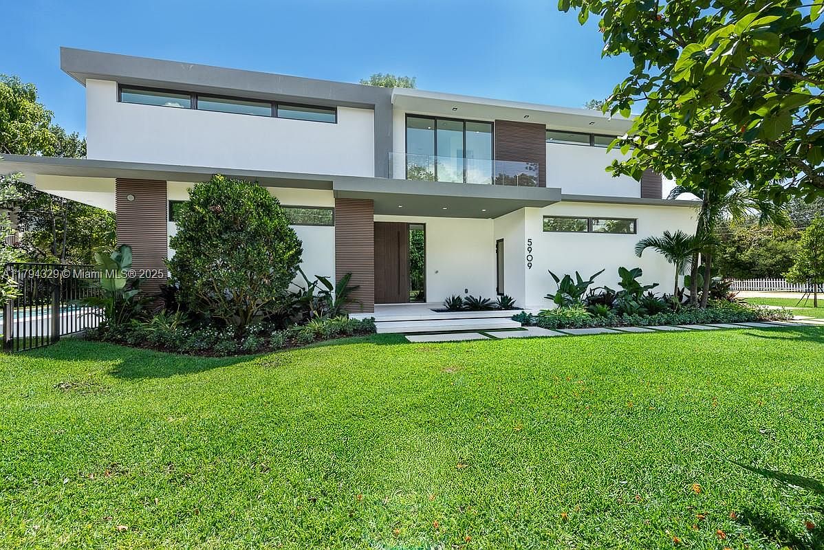 5909 SW 76th St, South Miami, FL 33143 | MLS #A11794329 | Zillow