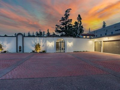 1009 Country Club Dr, Modesto, CA 95356 | MLS #223024572 | Zillow