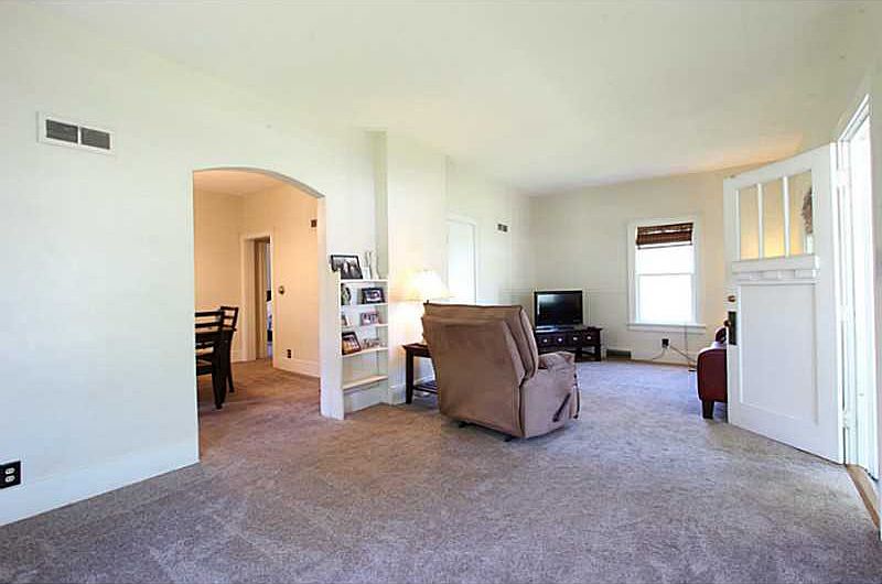1015 Franklin St, Center Point, IA 52213 | Zillow