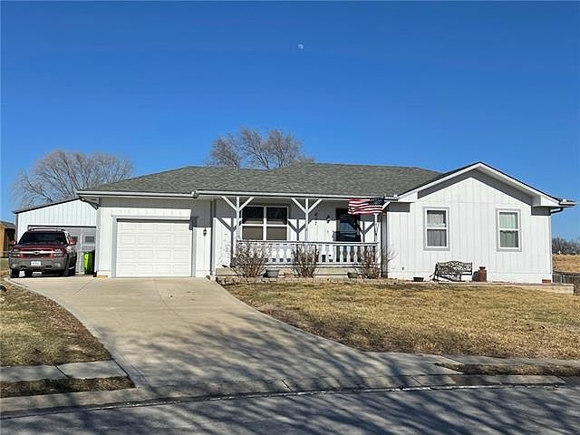 617 Younger Dr, Harrisonville, MO 64701 | Zillow
