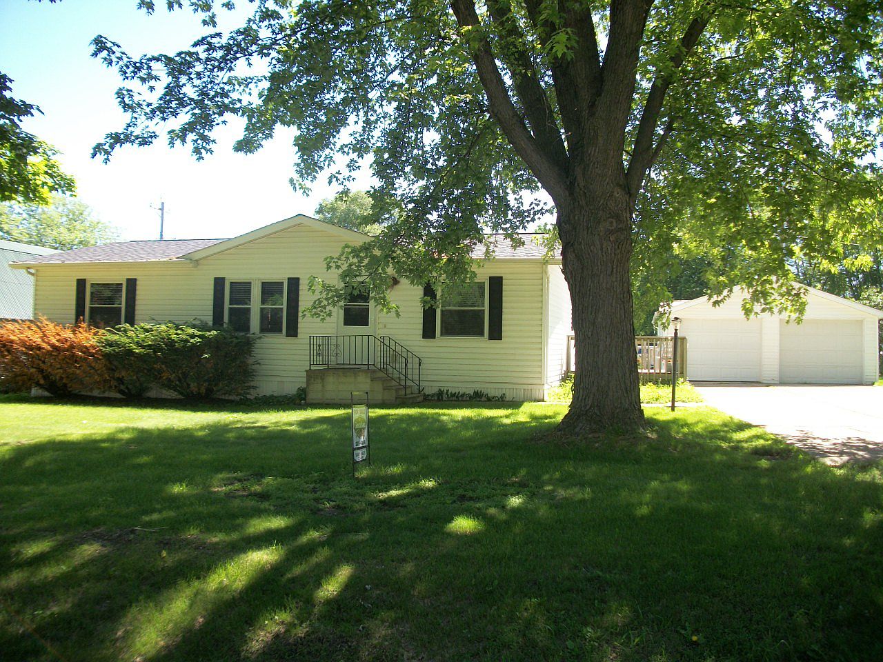 210 Cedar St, Meriden, IA 51037 | Zillow
