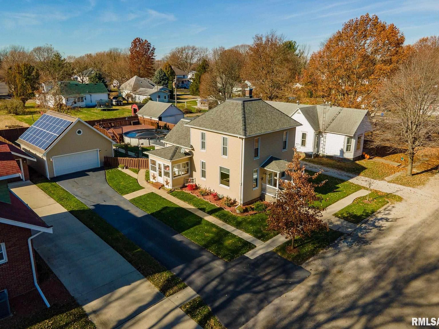 107 N Albert St, Chestnut, IL 62518 | Zillow