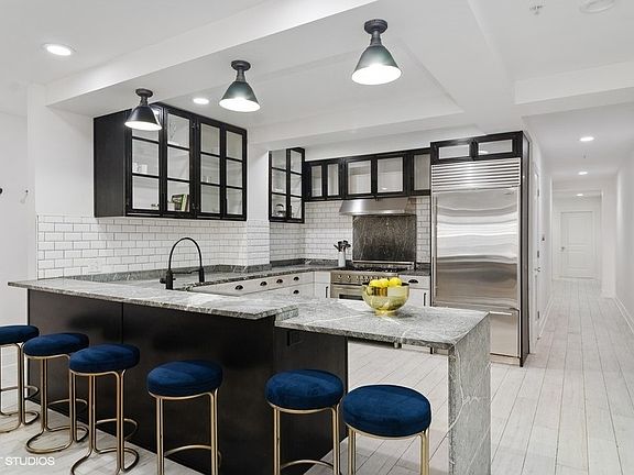 433 N Wells St UNIT 502, Chicago, IL 60654 | MLS #12328069 | Zillow