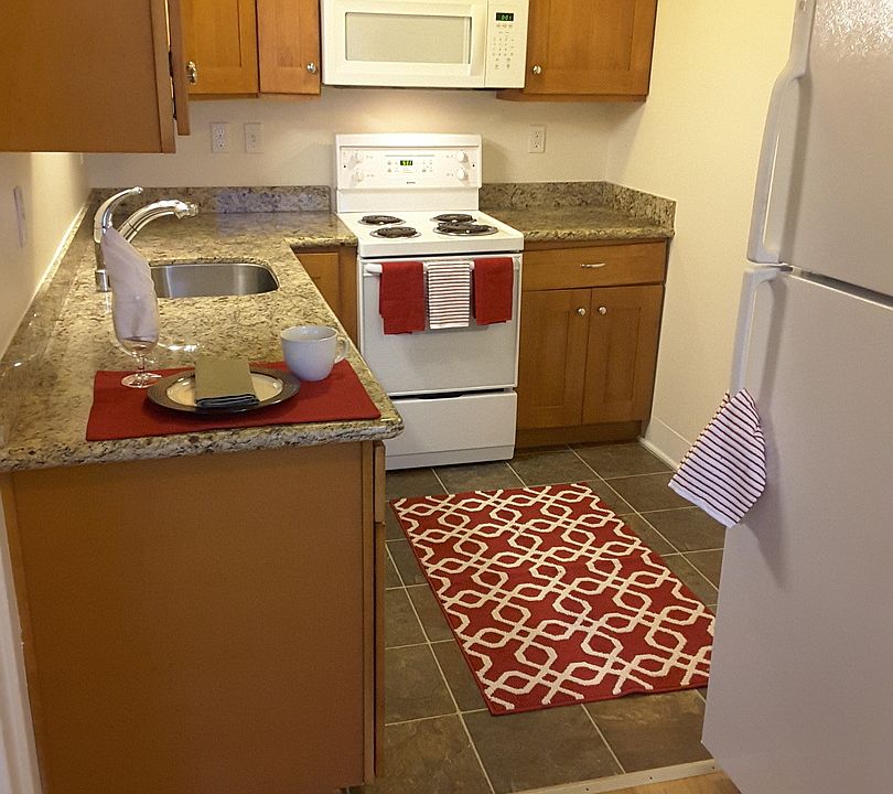 Washington Irving Apartments - 1305 E Howell St Seattle, WA | Zillow