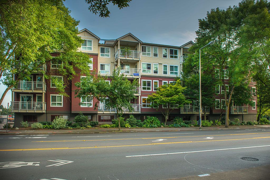 2805 NE 125th St APT 1, Seattle, WA 98125 | Zillow