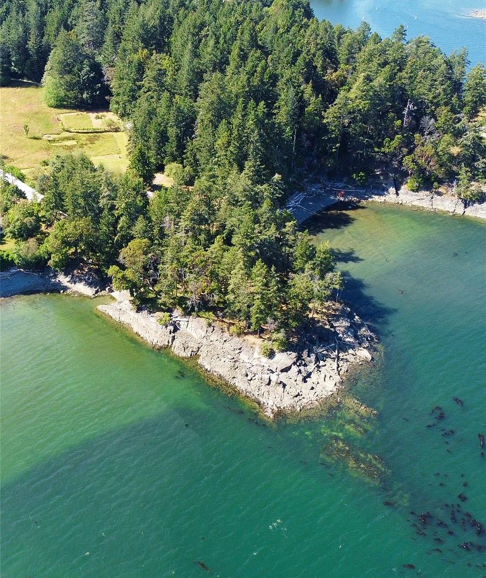4312 Clam Bay Rd, Southern Gulf Islands, BC V0N 2M1 | MLS #961489 | Zillow