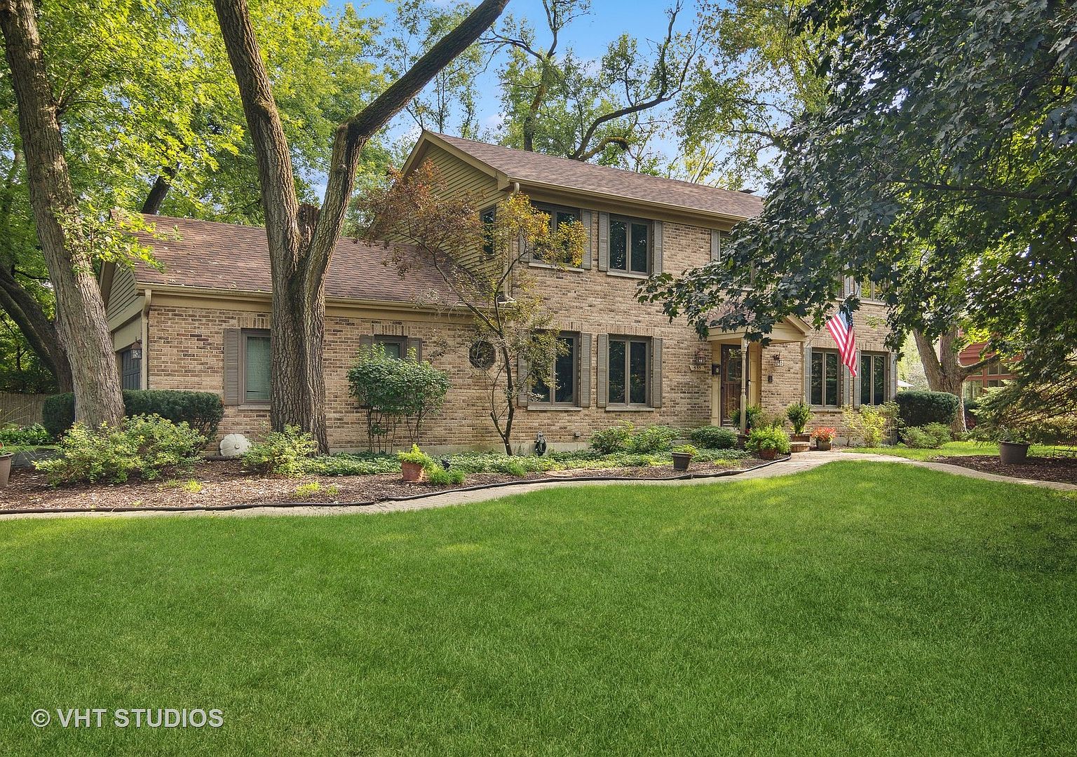 555 Elm Rd, Barrington, IL 60010 | Zillow