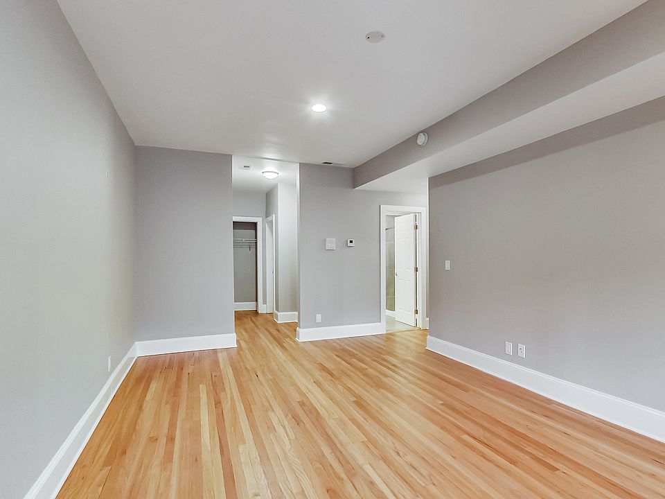 Pleasant Court - 932 Pleasant St Oak Park IL (4 units available) | Zillow