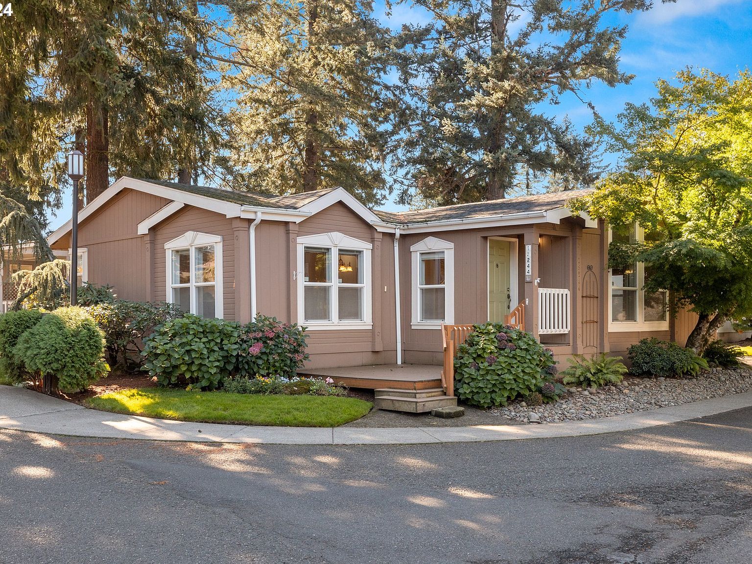 13244 SE Reedway Pl, Portland, OR 97236 | Zillow