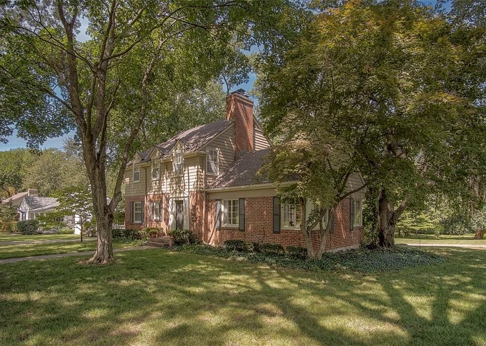 5820 W 61st Ter, Mission, KS 66202 | Zillow