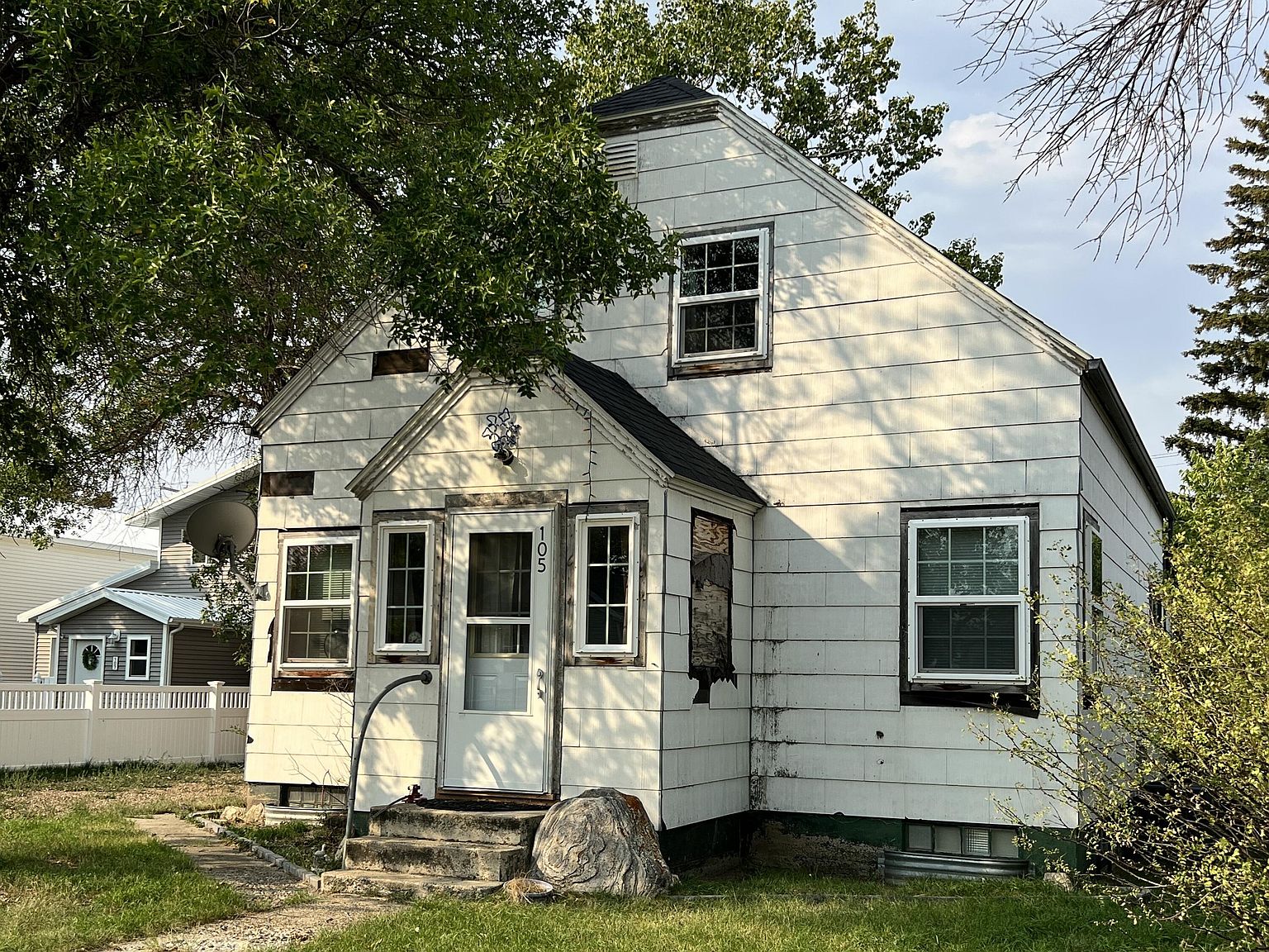105 Robinson St, Scobey, MT 59263 | MLS #24-706 | Zillow