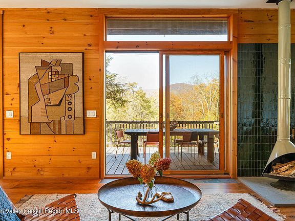 2 Adrienne Lane, Saugerties, NY 12477 | Zillow