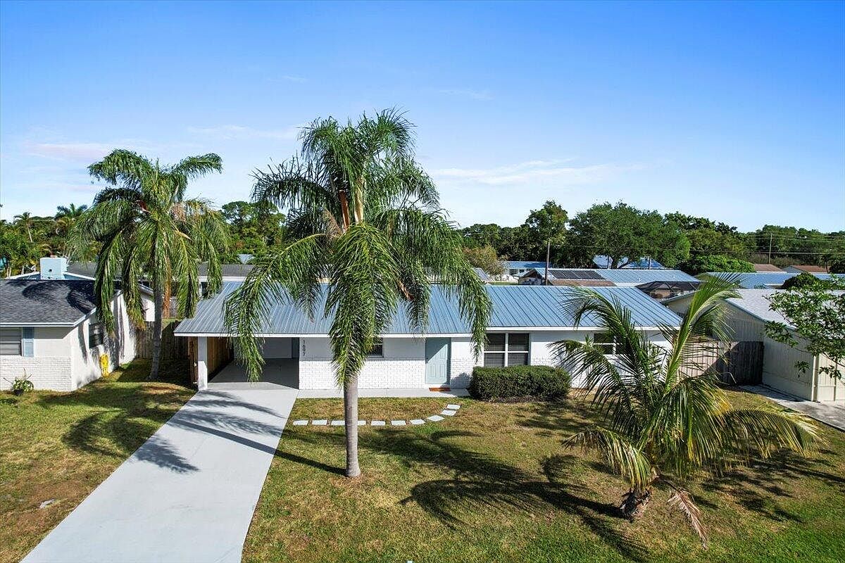 1697 SE Monroe Street, Stuart, FL 34997 | Zillow