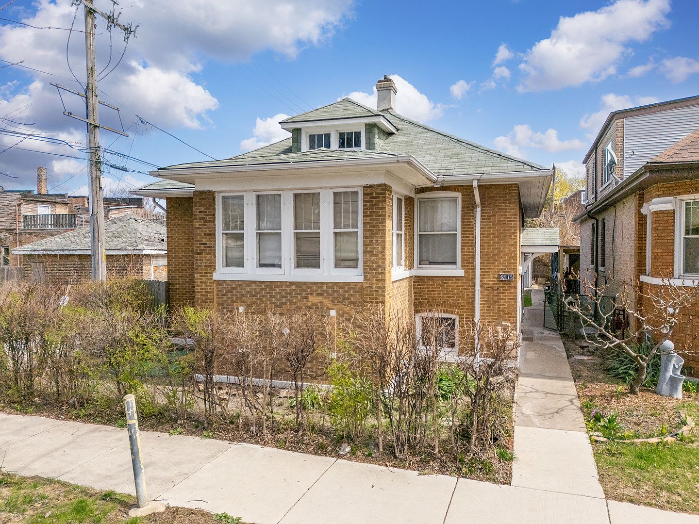 6915 S Rockwell St, Chicago, IL 60629 | Zillow