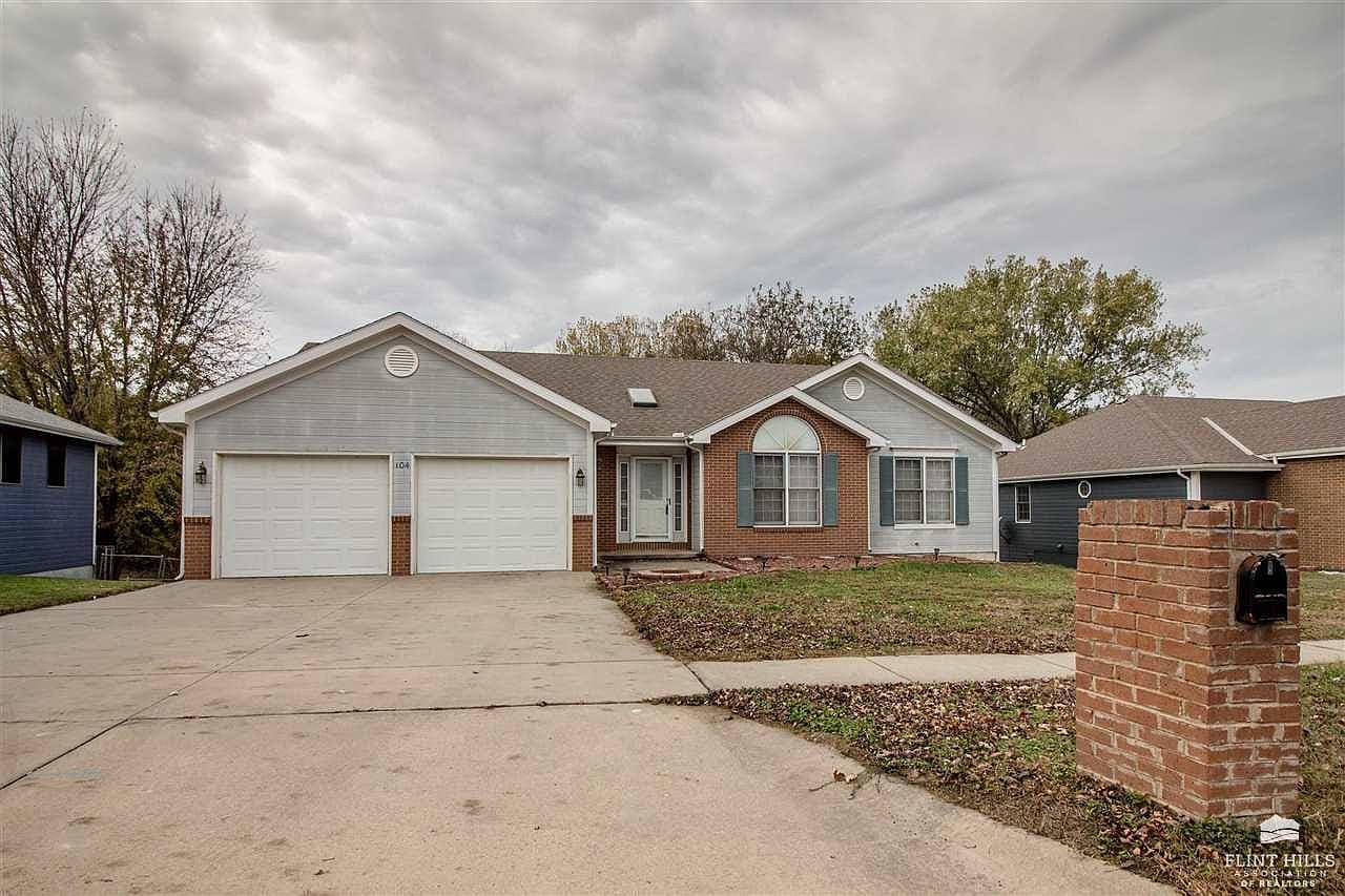 104 S Kiowa Ct, Junction City, KS 66441 | MLS #20232823 | Zillow