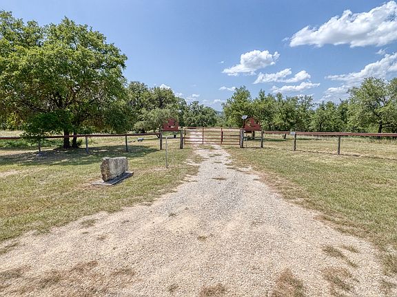 595 Hood Ln, Leakey, TX 78873 | Zillow