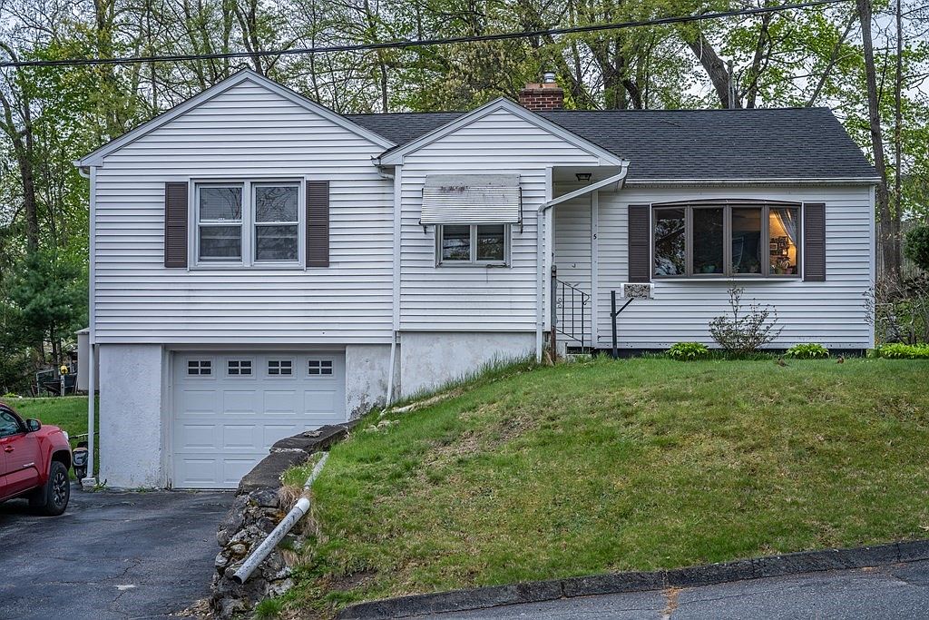 5 Elmer St, Worcester, MA 01603 | Zillow