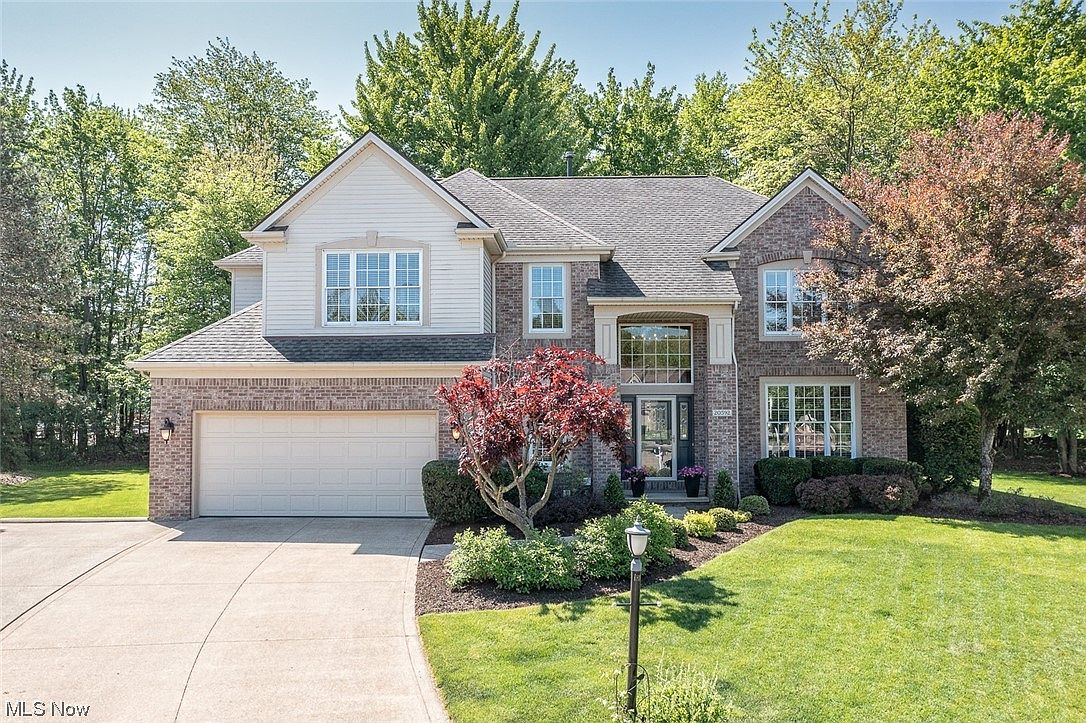 20592 Castlemaine Cir, Strongsville, OH 44149 | Zillow