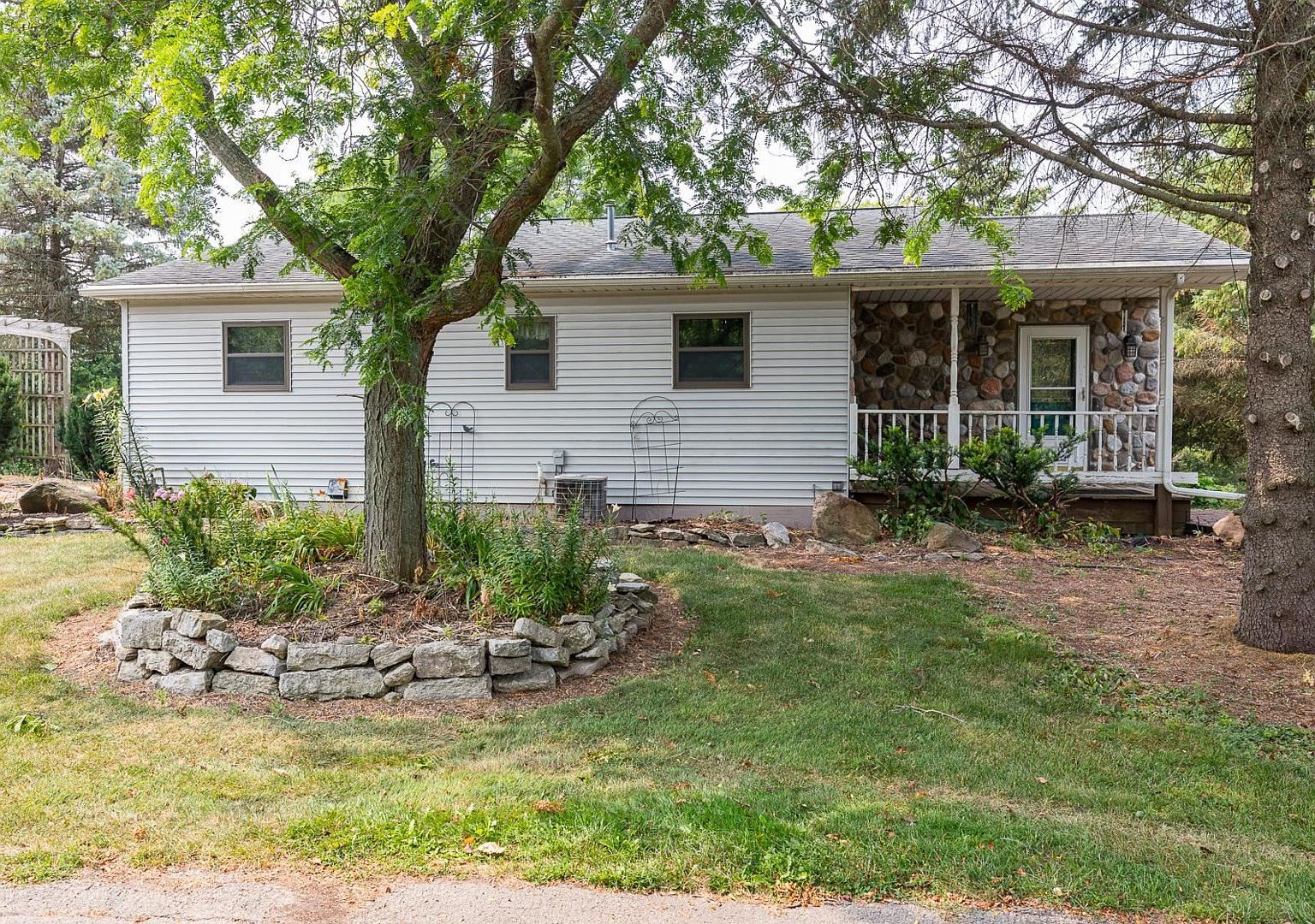 4580 Wagon Trail Rd, Oshkosh, WI 54904 | MLS #50278550 | Zillow