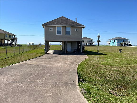 218 Flamingo Dr, Smith Point, TX 77514 | MLS #37830603 | Zillow