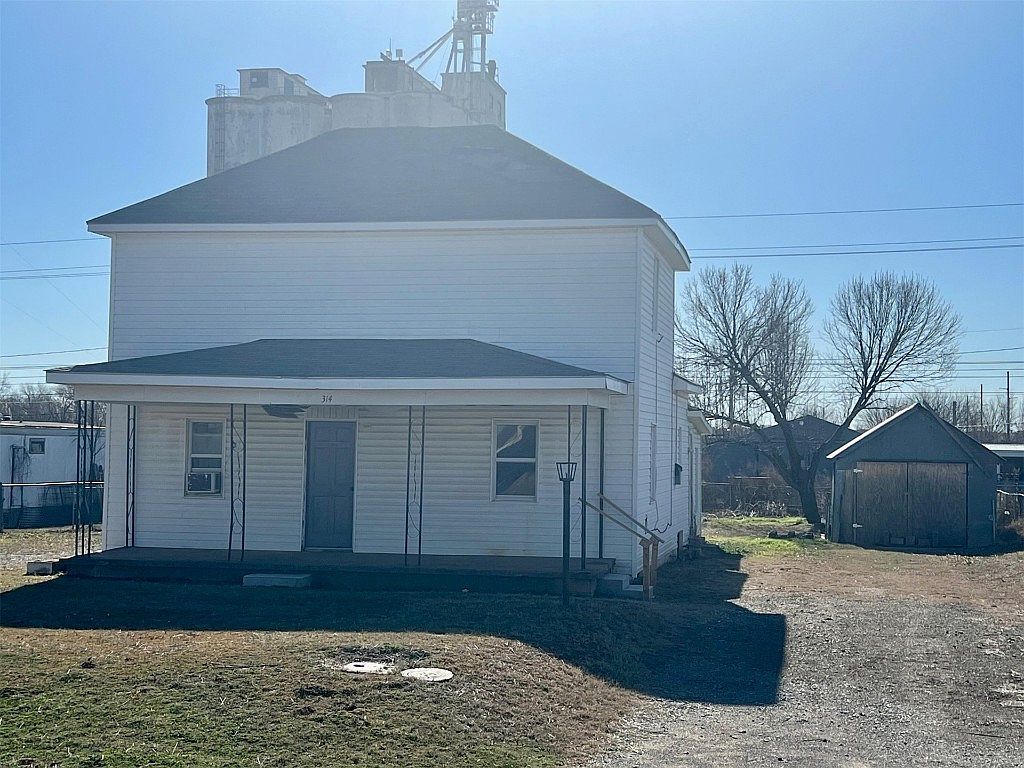 314 E Rainey Ave, Weatherford, OK 73096 | MLS #1094610 | Zillow