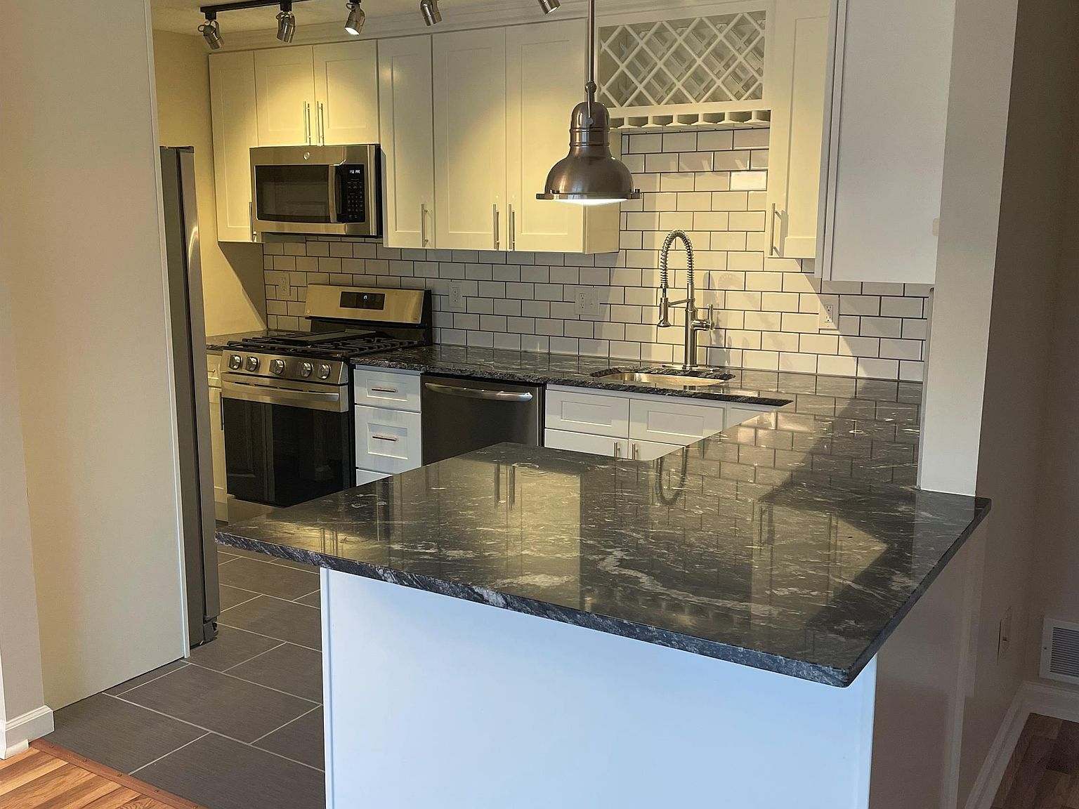 7443 Lighthouse Point, Pittsburgh, PA 15221 | Zillow