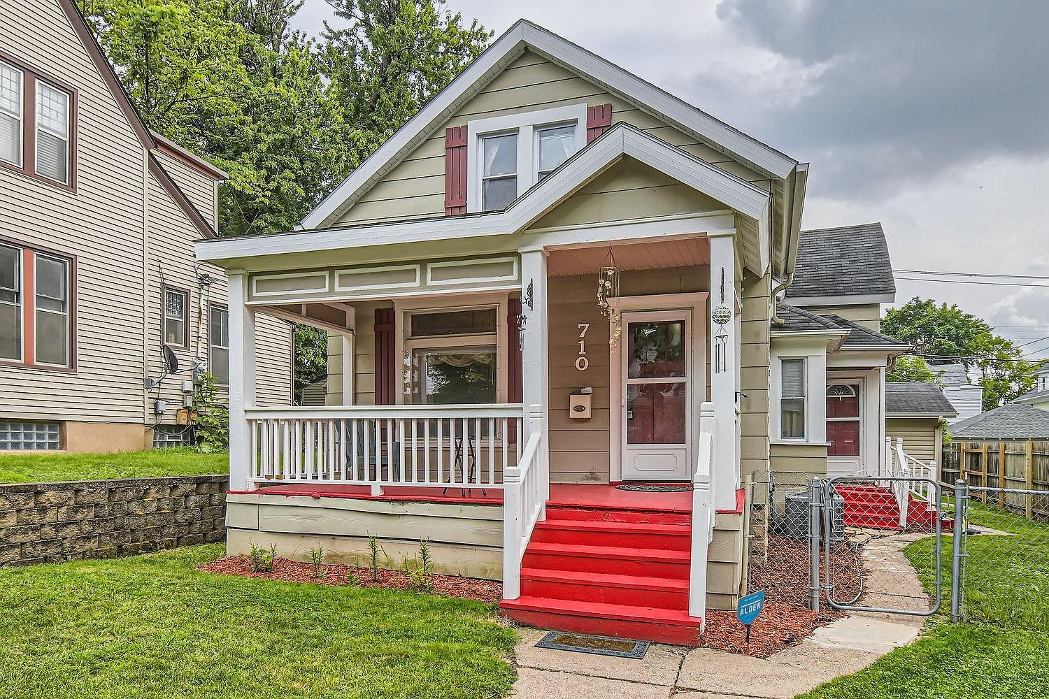 710 Case Ave, Saint Paul, MN 55106 | MLS #6459640 | Zillow