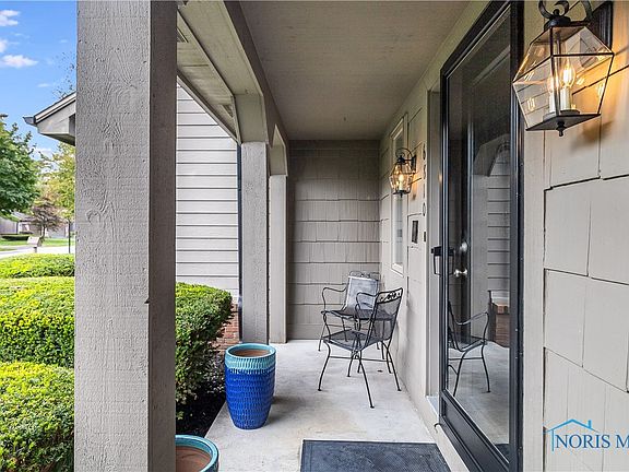 6810 Carrietowne Ln #6810, Toledo, OH 43617 | Zillow