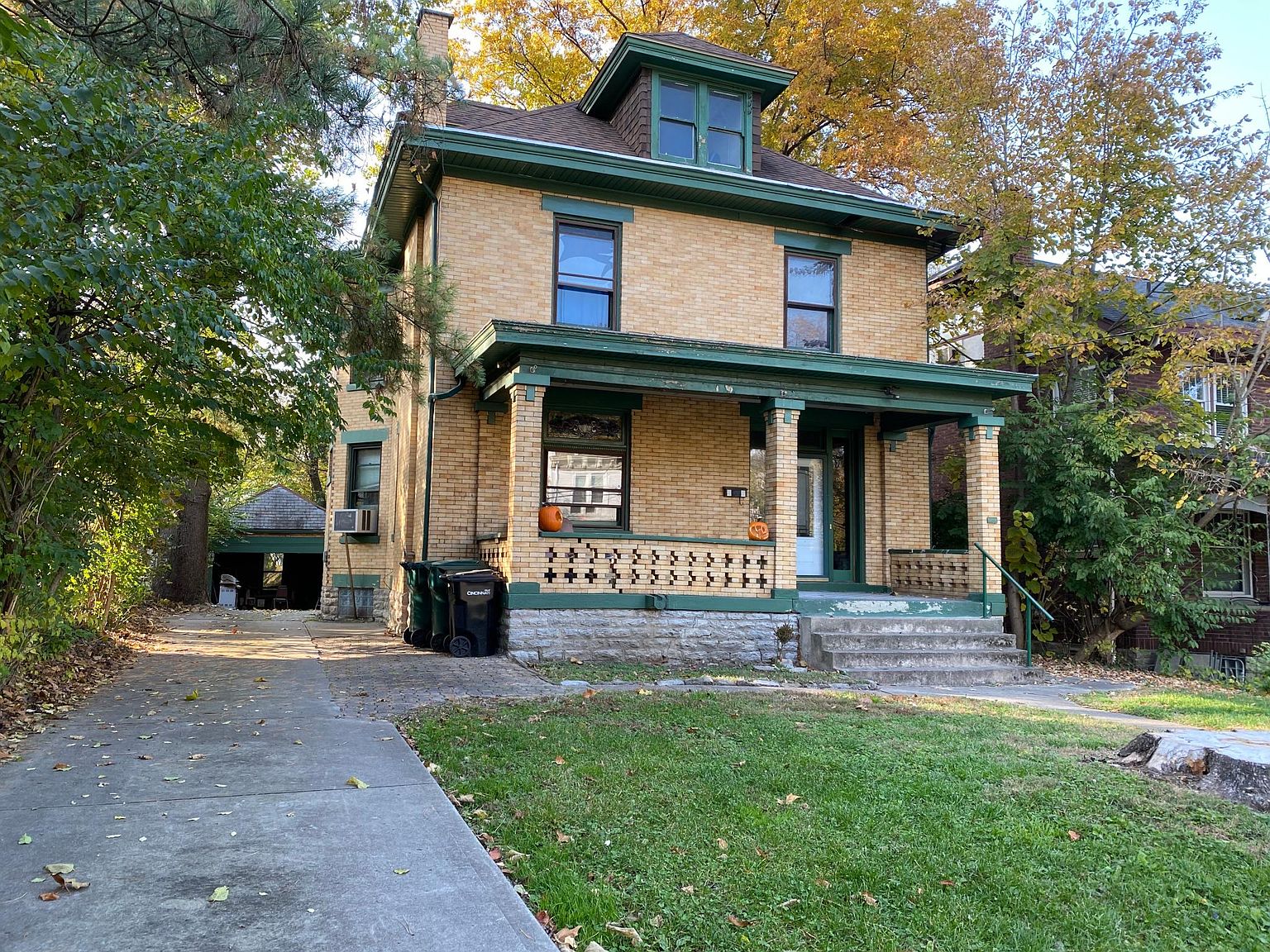 683 Riddle Rd, Cincinnati, OH 45220 | Zillow